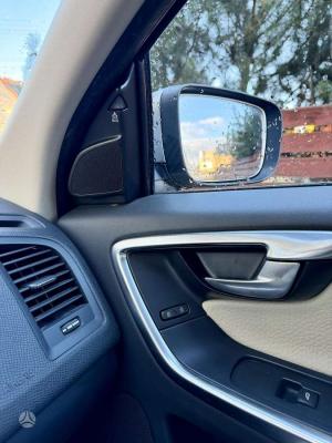 Grey Volvo XC60 2012 in Kaunas, with an engine capacity of 2.40 L and mileage of 297 thousand km for 7600 €, photo 14 on AUTOMOTO.COM.LV