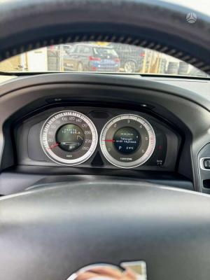 Grey Volvo XC60 2012 in Kaunas, with an engine capacity of 2.40 L and mileage of 297 thousand km for 7600 €, photo 15 on AUTOMOTO.COM.LV