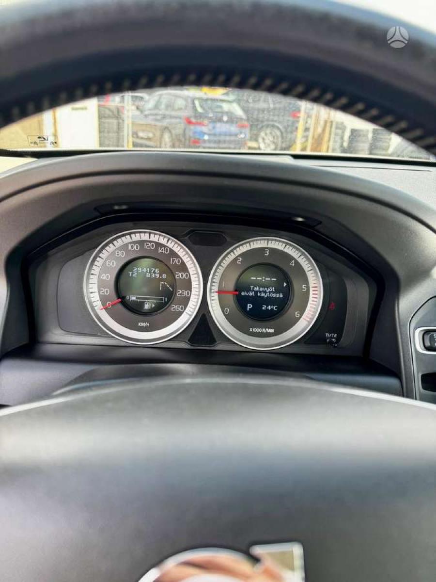 Grey Volvo XC60 2012 in Kaunas, with an engine capacity of 2.40 L and mileage of 297 thousand km for 7600 €, photo 15 on AUTOMOTO.COM.LV