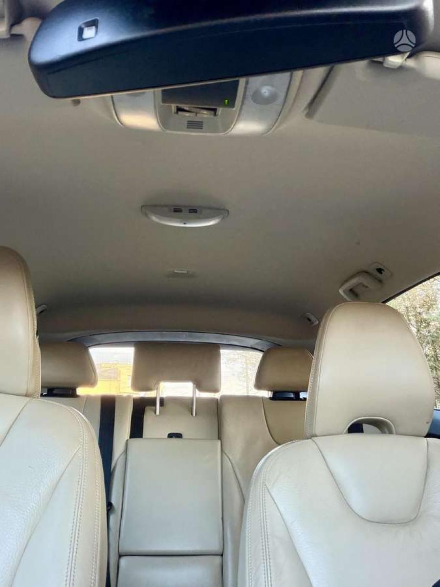 Grey Volvo XC60 2012 in Kaunas, with an engine capacity of 2.40 L and mileage of 297 thousand km for 7600 €, photo 17 on AUTOMOTO.COM.LV