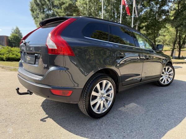 Grey Volvo XC60 2012 in Kazlu Ruda, with an engine capacity of 1.98 L and mileage of 326 thousand km for 7500 €, photo 8 on AUTOMOTO.COM.LV