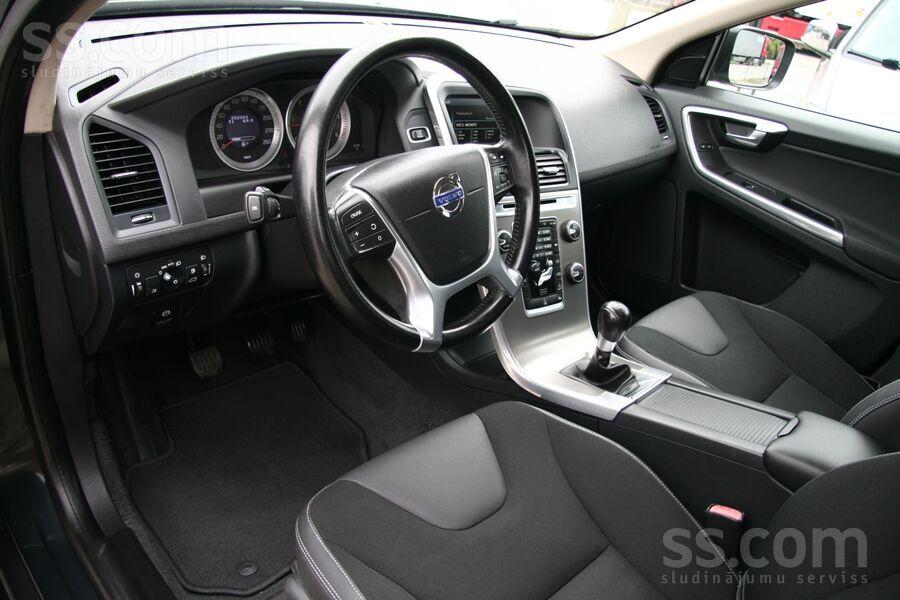 Grey Volvo XC60 2012 in Tukums, with an engine capacity of 2.40 L and mileage of 252 thousand km for 8350 €, photo 6 on AUTOMOTO.COM.LV