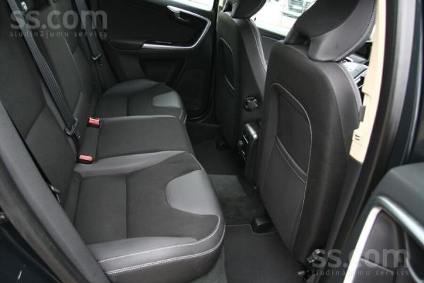 Pelēks Volvo XC60 2012 Tukums, ar dzinēja tilpumu 2.40 L un nobraukumu 252 tūkst. km par 8350 €, foto 9 vietnē AUTOMOTO.COM.LV