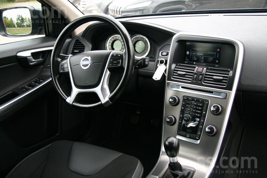 Grey Volvo XC60 2012 in Tukums, with an engine capacity of 2.40 L and mileage of 252 thousand km for 8350 €, photo 10 on AUTOMOTO.COM.LV