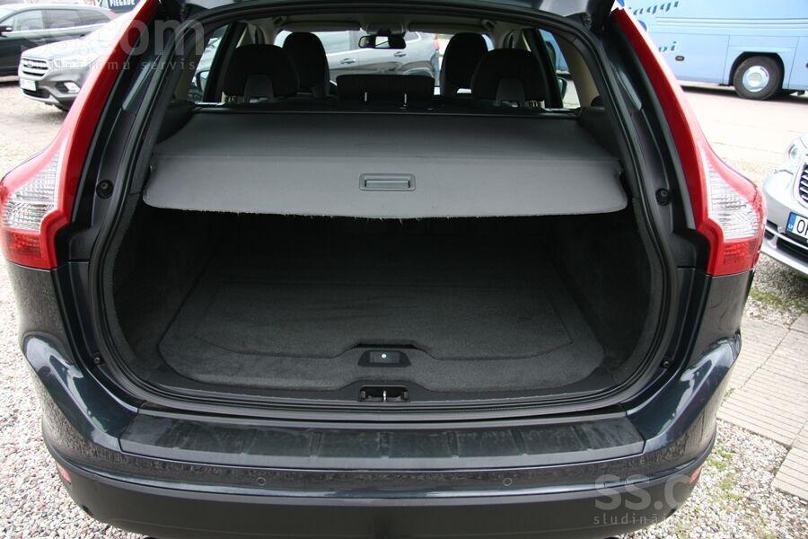 Grey Volvo XC60 2012 in Tukums, with an engine capacity of 2.40 L and mileage of 252 thousand km for 8350 €, photo 12 on AUTOMOTO.COM.LV