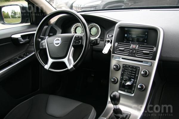 Pelēks Volvo XC60 2012 Tukums, ar dzinēja tilpumu 2.40 L un nobraukumu 252 tūkst. km par 8350 €, foto 10 vietnē AUTOMOTO.COM.LV