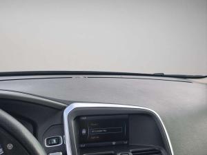 Grey Volvo XC60 2012 in Vilnius, with an engine capacity of 2.40 L and mileage of 246 thousand km for 8699 €, photo 19 on AUTOMOTO.COM.LV