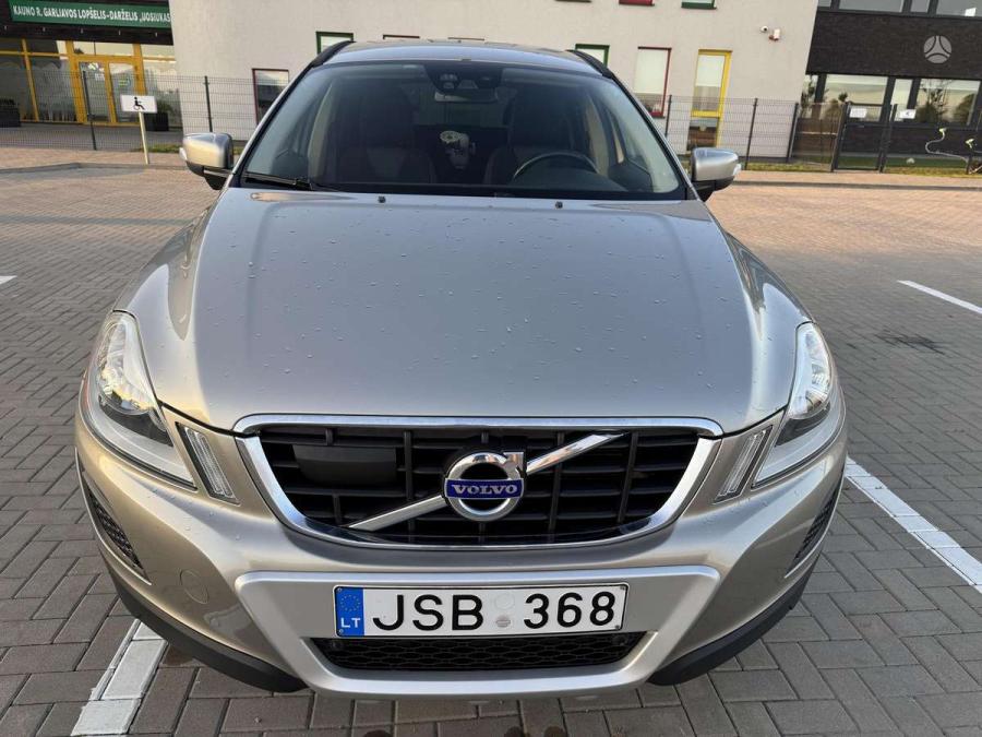 Grey Volvo XC60 2012 in Kaunas, with an engine capacity of 2.40 L and mileage of 253 thousand km for 8300 €, photo 5 on AUTOMOTO.COM.LV