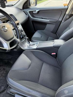 Grey Volvo XC60 2012 in Kaunas, with an engine capacity of 2.40 L and mileage of 253 thousand km for 8300 €, photo 10 on AUTOMOTO.COM.LV