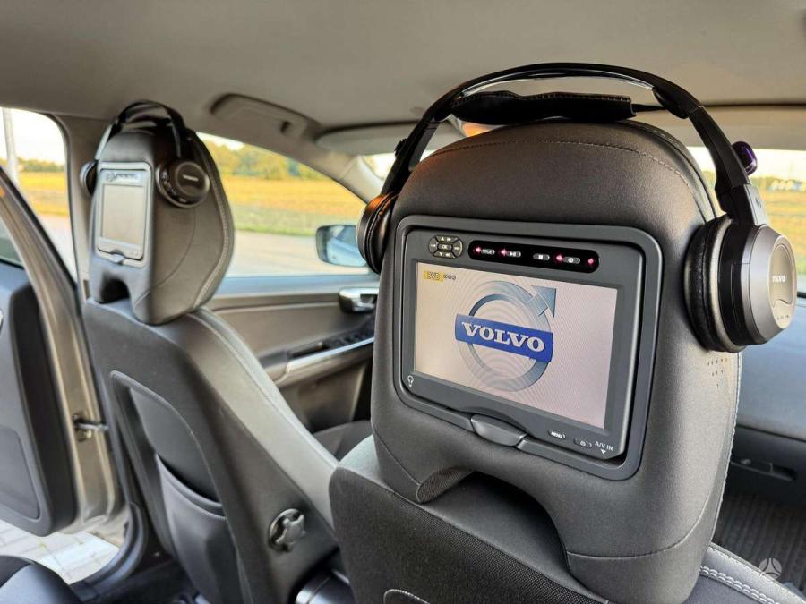 Grey Volvo XC60 2012 in Kaunas, with an engine capacity of 2.40 L and mileage of 253 thousand km for 8300 €, photo 17 on AUTOMOTO.COM.LV