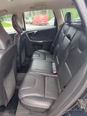 Pelēks Volvo XC60 2012 Tallina, ar dzinēja tilpumu 2.40 L un nobraukumu 528 tūkst. km par 5000 €, foto 15 vietnē AUTOMOTO.COM.LV