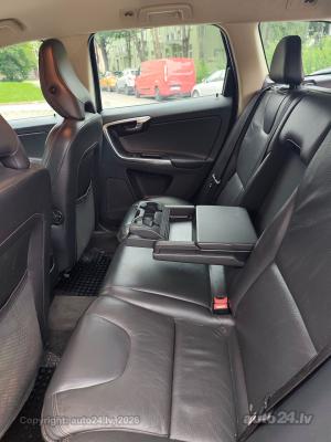 Pelēks Volvo XC60 2012 Tallina, ar dzinēja tilpumu 2.40 L un nobraukumu 528 tūkst. km par 5000 €, foto 16 vietnē AUTOMOTO.COM.LV