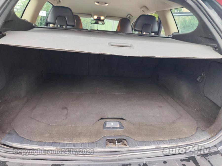 Pelēks Volvo XC60 2012 Tallina, ar dzinēja tilpumu 2.40 L un nobraukumu 528 tūkst. km par 5000 €, foto 23 vietnē AUTOMOTO.COM.LV
