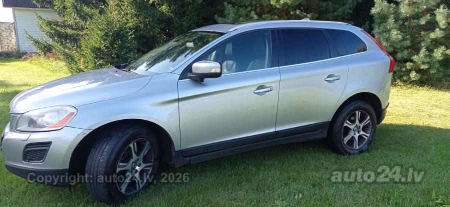 Pelēks Volvo XC60 2012 Tallina, ar dzinēja tilpumu 2.40 L un nobraukumu 298 tūkst. km par 8990 €, foto 1 vietnē AUTOMOTO.COM.LV
