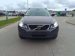 Grey Volvo XC60 2012 in Siauliai, with an engine capacity of 1.98 L and mileage of 161 thousand km for 9950 €, photo 3 on AUTOMOTO.COM.LV