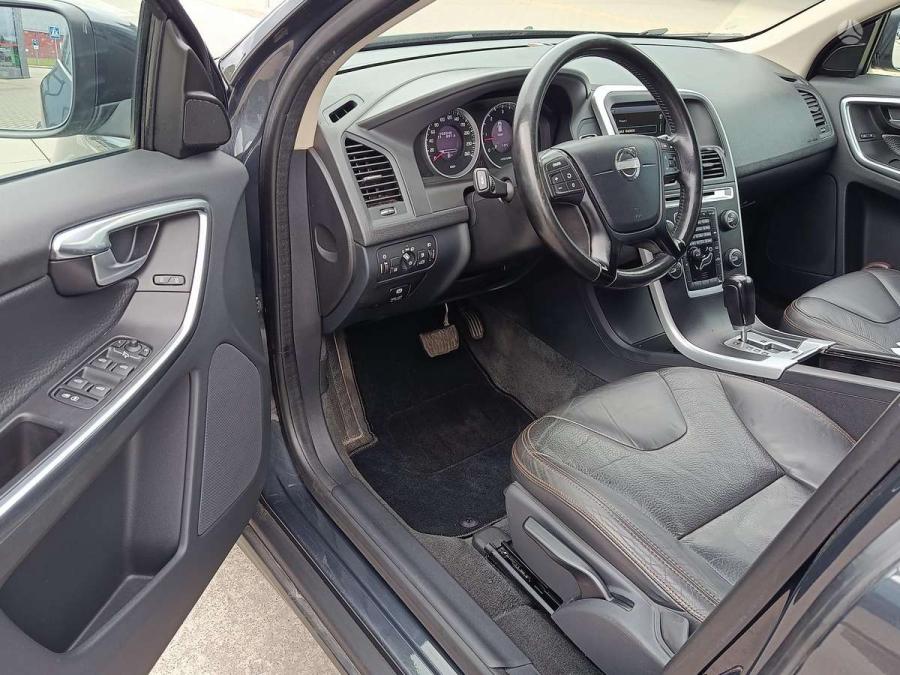 Pelēks Volvo XC60 2012 Šauļi, ar dzinēja tilpumu 1.98 L un nobraukumu 161 tūkst. km par 9950 €, foto 10 vietnē AUTOMOTO.COM.LV