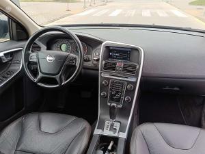 Grey Volvo XC60 2012 in Siauliai, with an engine capacity of 1.98 L and mileage of 161 thousand km for 9950 €, photo 12 on AUTOMOTO.COM.LV