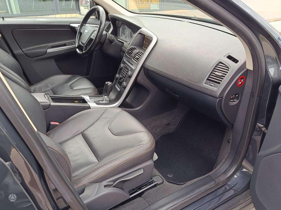 Pelēks Volvo XC60 2012 Šauļi, ar dzinēja tilpumu 1.98 L un nobraukumu 161 tūkst. km par 9950 €, foto 13 vietnē AUTOMOTO.COM.LV