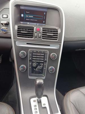 Grey Volvo XC60 2012 in Siauliai, with an engine capacity of 1.98 L and mileage of 161 thousand km for 9950 €, photo 17 on AUTOMOTO.COM.LV