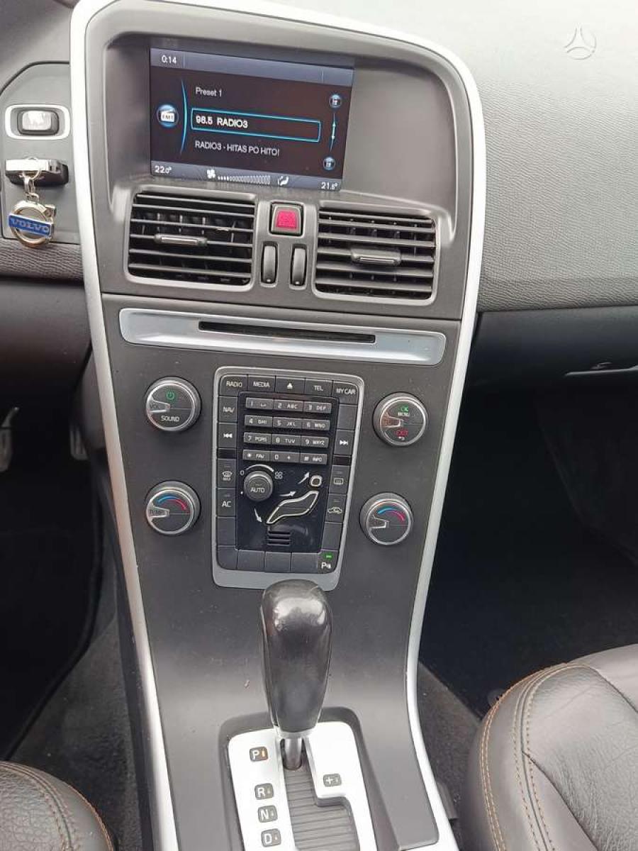 Pelēks Volvo XC60 2012 Šauļi, ar dzinēja tilpumu 1.98 L un nobraukumu 161 tūkst. km par 9950 €, foto 17 vietnē AUTOMOTO.COM.LV