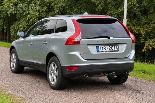 Grey Volvo XC60 2012 in Talsi, with an engine capacity of 2.40 L and mileage of 274 thousand km for 10670 €, photo 3 on AUTOMOTO.COM.LV