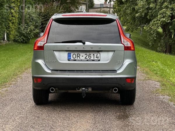 Grey Volvo XC60 2012 in Talsi, with an engine capacity of 2.40 L and mileage of 274 thousand km for 10670 €, photo 4 on AUTOMOTO.COM.LV