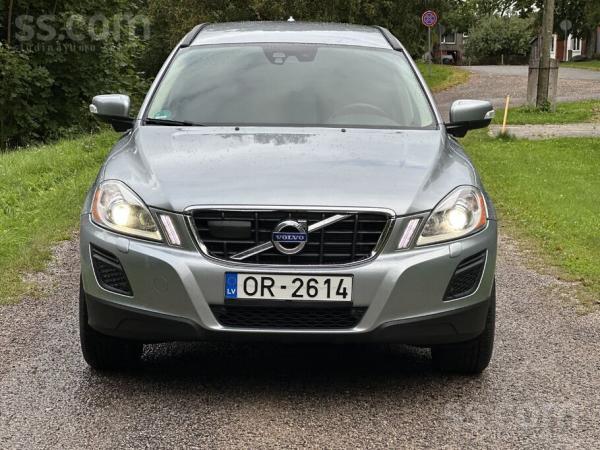 Grey Volvo XC60 2012 in Talsi, with an engine capacity of 2.40 L and mileage of 274 thousand km for 10670 €, photo 7 on AUTOMOTO.COM.LV