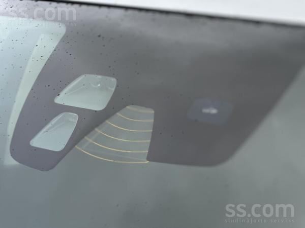 Grey Volvo XC60 2012 in Talsi, with an engine capacity of 2.40 L and mileage of 274 thousand km for 10670 €, photo 11 on AUTOMOTO.COM.LV