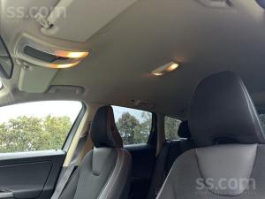 Pelēks Volvo XC60 2012 Talsi, ar dzinēja tilpumu 2.40 L un nobraukumu 274 tūkst. km par 10670 €, foto 15 vietnē AUTOMOTO.COM.LV