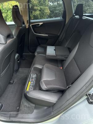 Pelēks Volvo XC60 2012 Talsi, ar dzinēja tilpumu 2.40 L un nobraukumu 274 tūkst. km par 10670 €, foto 16 vietnē AUTOMOTO.COM.LV