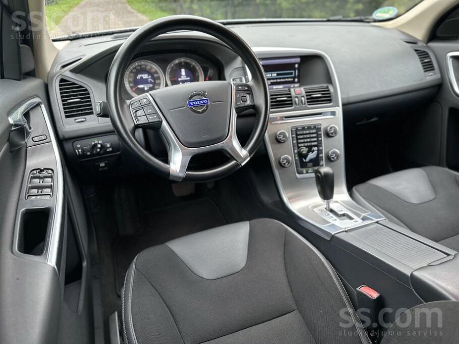 Pelēks Volvo XC60 2012 Talsi, ar dzinēja tilpumu 2.40 L un nobraukumu 274 tūkst. km par 10670 €, foto 18 vietnē AUTOMOTO.COM.LV