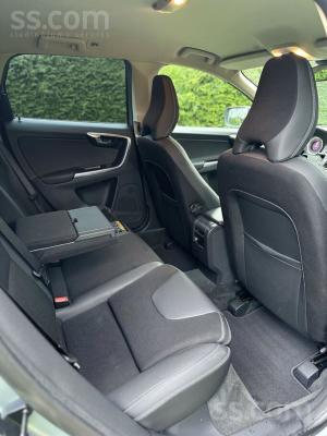 Pelēks Volvo XC60 2012 Talsi, ar dzinēja tilpumu 2.40 L un nobraukumu 274 tūkst. km par 10670 €, foto 24 vietnē AUTOMOTO.COM.LV