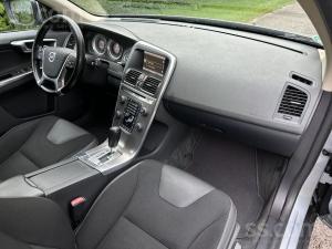 Pelēks Volvo XC60 2012 Talsi, ar dzinēja tilpumu 2.40 L un nobraukumu 274 tūkst. km par 10670 €, foto 25 vietnē AUTOMOTO.COM.LV