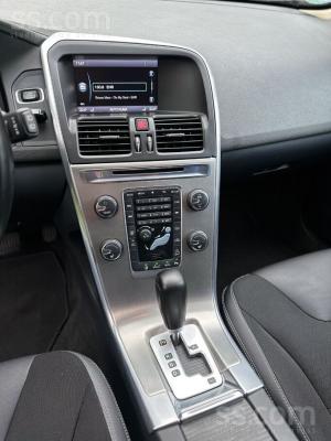 Pelēks Volvo XC60 2012 Talsi, ar dzinēja tilpumu 2.40 L un nobraukumu 274 tūkst. km par 10670 €, foto 31 vietnē AUTOMOTO.COM.LV