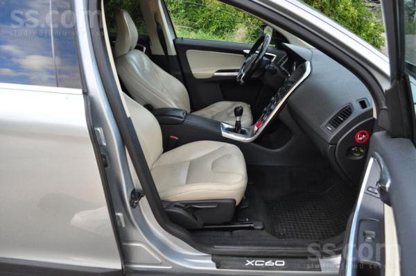 Volvo XC60 2012 in Tukums on AUTOMOTO.COM.LV Grey Volvo XC60 2012 in Tukums, with an engine capacity of 2.40 L and mileage of 377 thousand km for 6390 €, photo 9 on AUTOMOTO.COM.LV