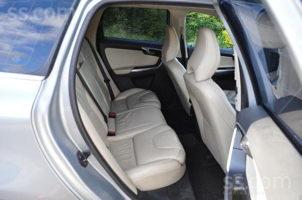 Volvo XC60 2012 in Tukums on AUTOMOTO.COM.LV Grey Volvo XC60 2012 in Tukums, with an engine capacity of 2.40 L and mileage of 377 thousand km for 6390 €, photo 10 on AUTOMOTO.COM.LV