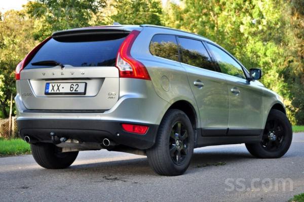 Volvo XC60 2012 Tukums vietnē Pelēks Volvo XC60 2012 Tukums, ar dzinēja tilpumu 2.40 L un nobraukumu 377 tūkst. km par 6390 €, foto 5 vietnē AUTOMOTO.COM.LV