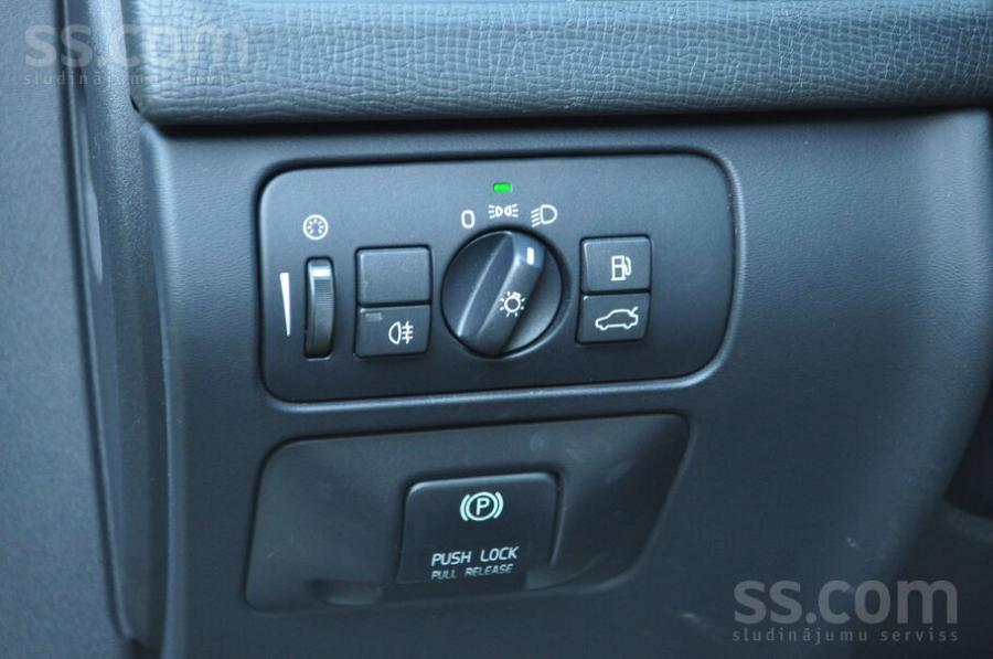 Pelēks Volvo XC60 2012 Tukums, ar dzinēja tilpumu 2.40 L un nobraukumu 377 tūkst. km par 6390 €, foto 14 vietnē AUTOMOTO.COM.LV