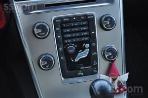 Pelēks Volvo XC60 2012 Tukums, ar dzinēja tilpumu 2.40 L un nobraukumu 377 tūkst. km par 6390 €, foto 15 vietnē AUTOMOTO.COM.LV