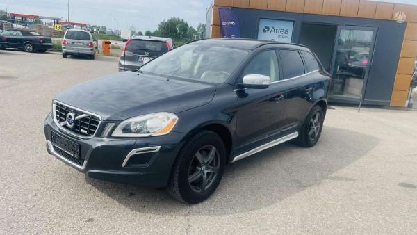 Pelēks Volvo XC60 2012 Marijampole, ar dzinēja tilpumu 1.98 L un nobraukumu 330 tūkst. km par 9999 €, foto 1 vietnē AUTOMOTO.COM.LV