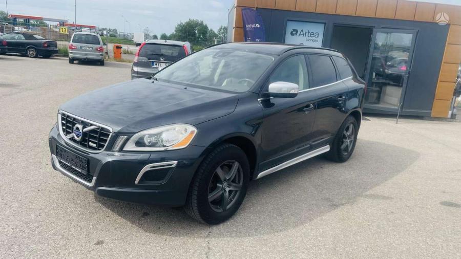 Grey Volvo XC60 2012 in Marijampole, with an engine capacity of 1.98 L and mileage of 330 thousand km for 9999 €, photo 1 on AUTOMOTO.COM.LV