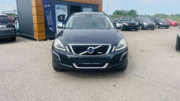 Pelēks Volvo XC60 2012 Marijampole, ar dzinēja tilpumu 1.98 L un nobraukumu 330 tūkst. km par 9999 €, foto 3 vietnē AUTOMOTO.COM.LV