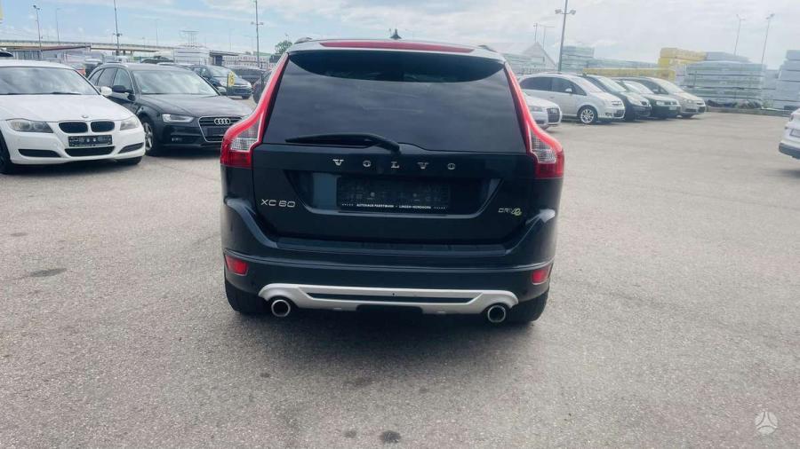 Grey Volvo XC60 2012 in Marijampole, with an engine capacity of 1.98 L and mileage of 330 thousand km for 9999 €, photo 4 on AUTOMOTO.COM.LV