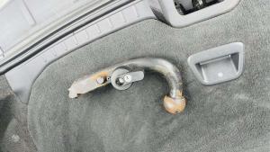 Grey Volvo XC60 2012 in Marijampole, with an engine capacity of 1.98 L and mileage of 330 thousand km for 9999 €, photo 10 on AUTOMOTO.COM.LV