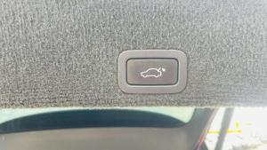 Grey Volvo XC60 2012 in Marijampole, with an engine capacity of 1.98 L and mileage of 330 thousand km for 9999 €, photo 12 on AUTOMOTO.COM.LV