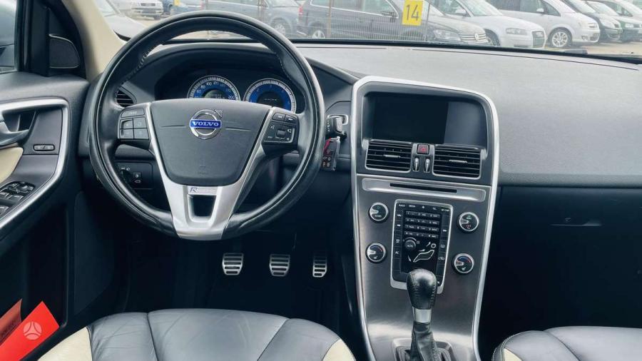 Grey Volvo XC60 2012 in Marijampole, with an engine capacity of 1.98 L and mileage of 330 thousand km for 9999 €, photo 14 on AUTOMOTO.COM.LV