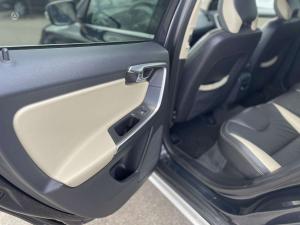 Grey Volvo XC60 2012 in Marijampole, with an engine capacity of 1.98 L and mileage of 330 thousand km for 9999 €, photo 18 on AUTOMOTO.COM.LV