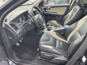 Grey Volvo XC60 2012 in Marijampole, with an engine capacity of 1.98 L and mileage of 330 thousand km for 9999 €, photo 22 on AUTOMOTO.COM.LV