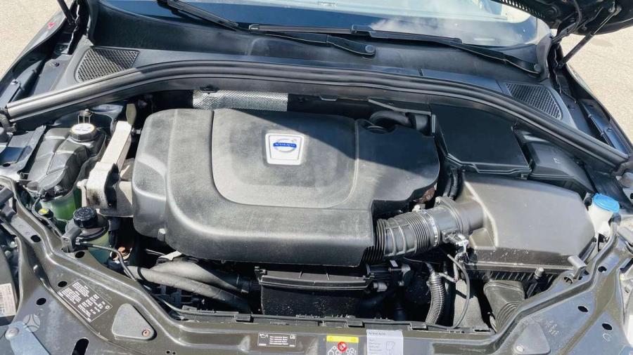 Grey Volvo XC60 2012 in Marijampole, with an engine capacity of 1.98 L and mileage of 330 thousand km for 9999 €, photo 23 on AUTOMOTO.COM.LV