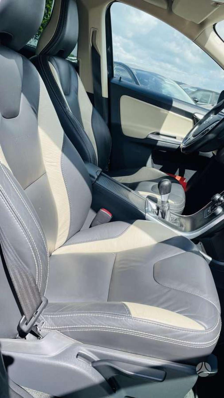 Grey Volvo XC60 2012 in Marijampole, with an engine capacity of 1.98 L and mileage of 330 thousand km for 9999 €, photo 25 on AUTOMOTO.COM.LV